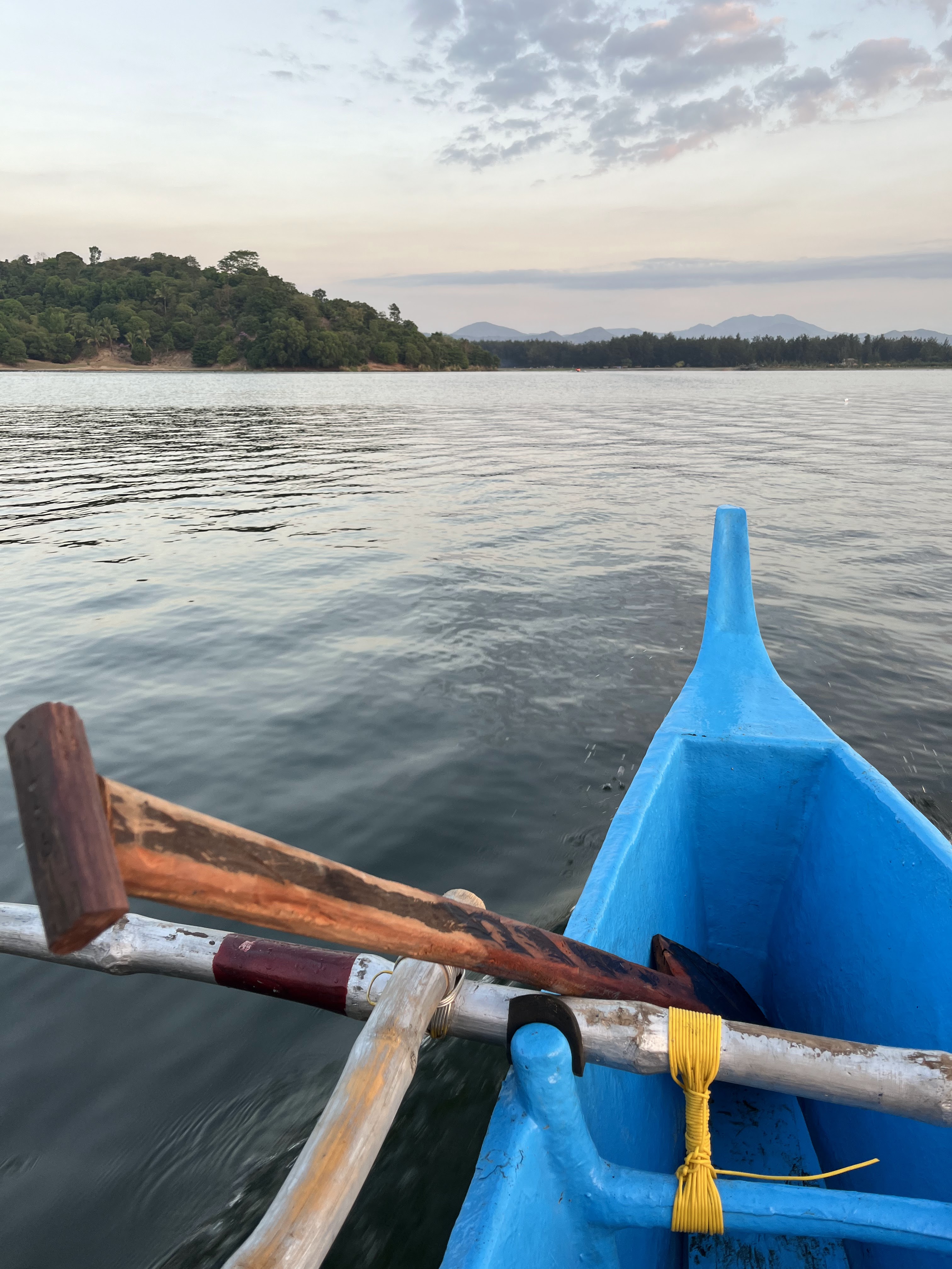 Visit: Mapanuepe Lake in Zambales – Zoomer PH